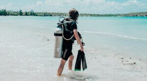 Most Common Ways of Water Entry When Scuba Diving - Blog